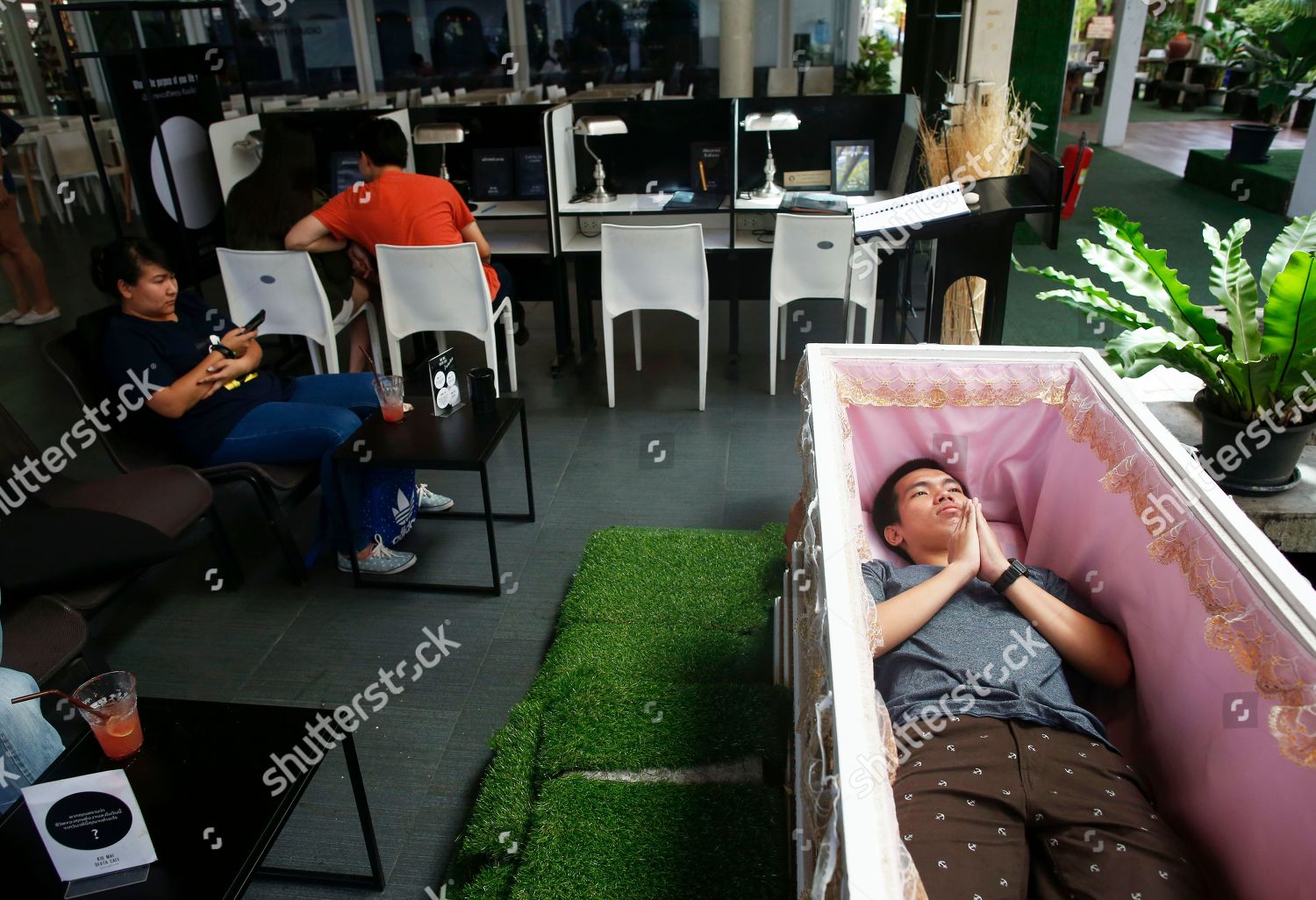Thai Customer Thanawit Suthapanya 24 R Editorial Stock Photo - Stock ...