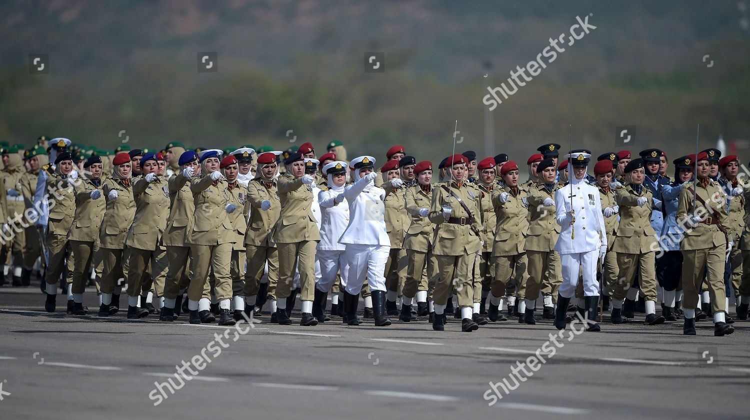 Pakistani Military Forces Parade Mark Pakistan Editorial Stock Photo ...