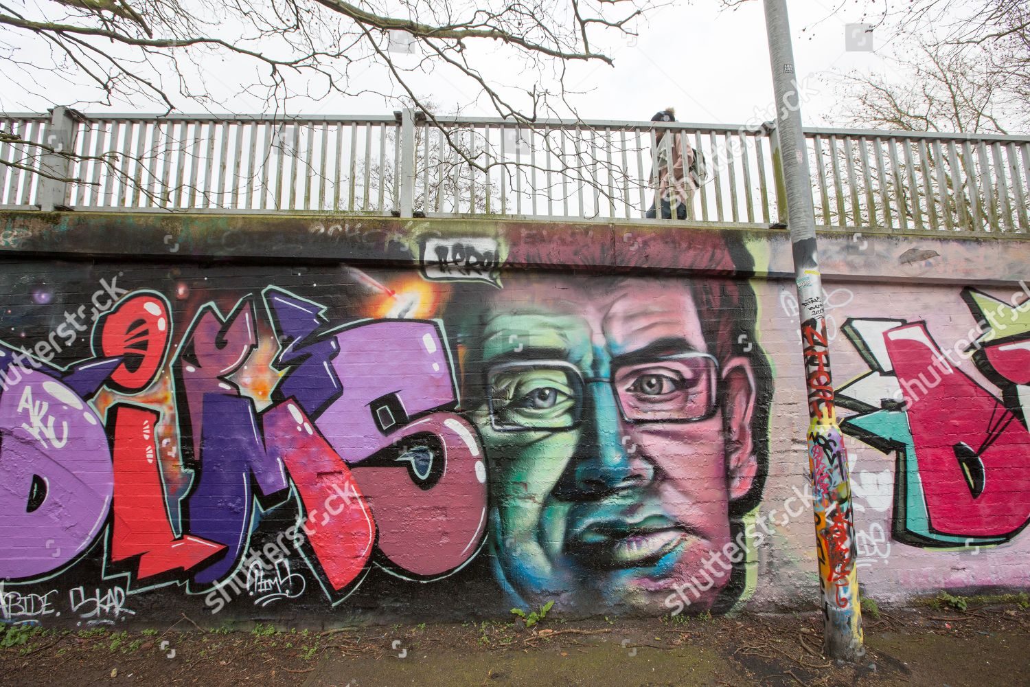 Stephen Hawking Graffiti Tribute Cambridge Graffiti Editorial Stock ...
