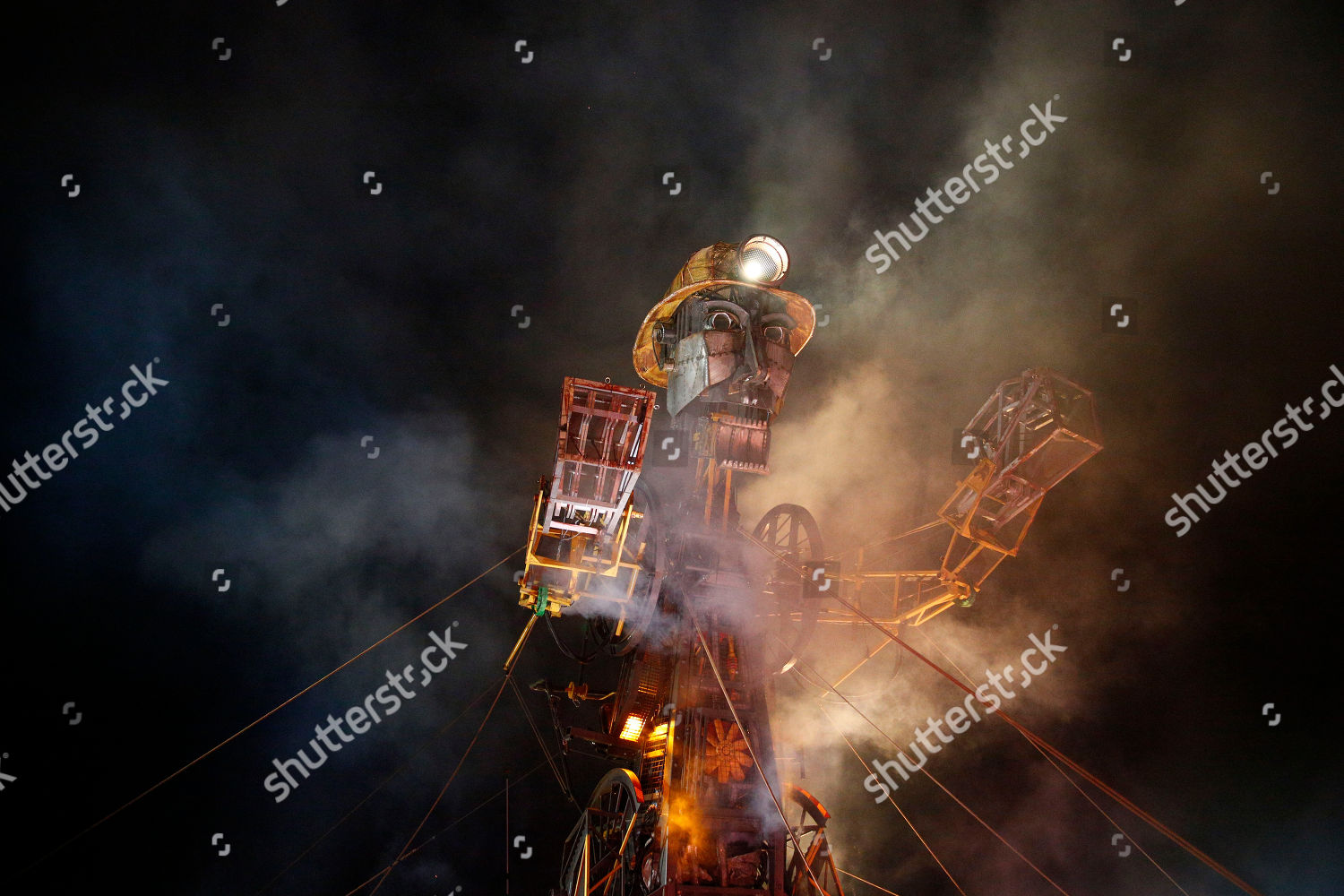 Largest Mechanical Puppet Ever Constructed Britain Editorial Stock ...