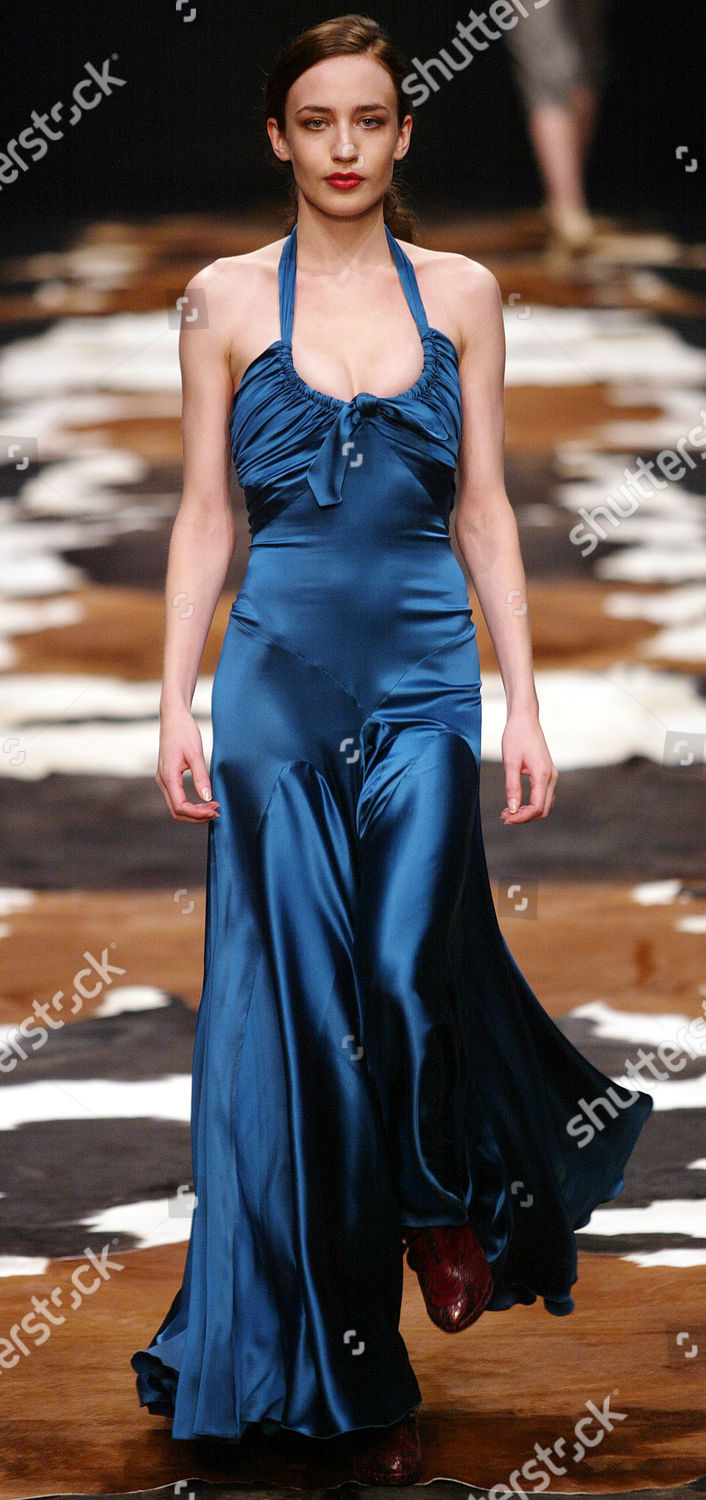 Elizabeth Jagger Pictured Modelling Julien Macdonald Editorial Stock ...