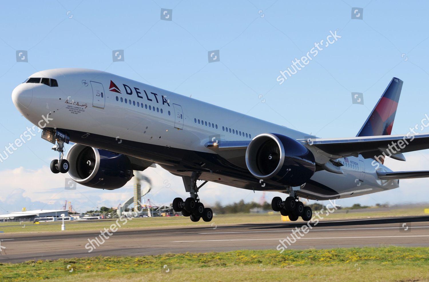 Boeing 777 Taking Off Editorial Stock Photo - Stock Image | Shutterstock
