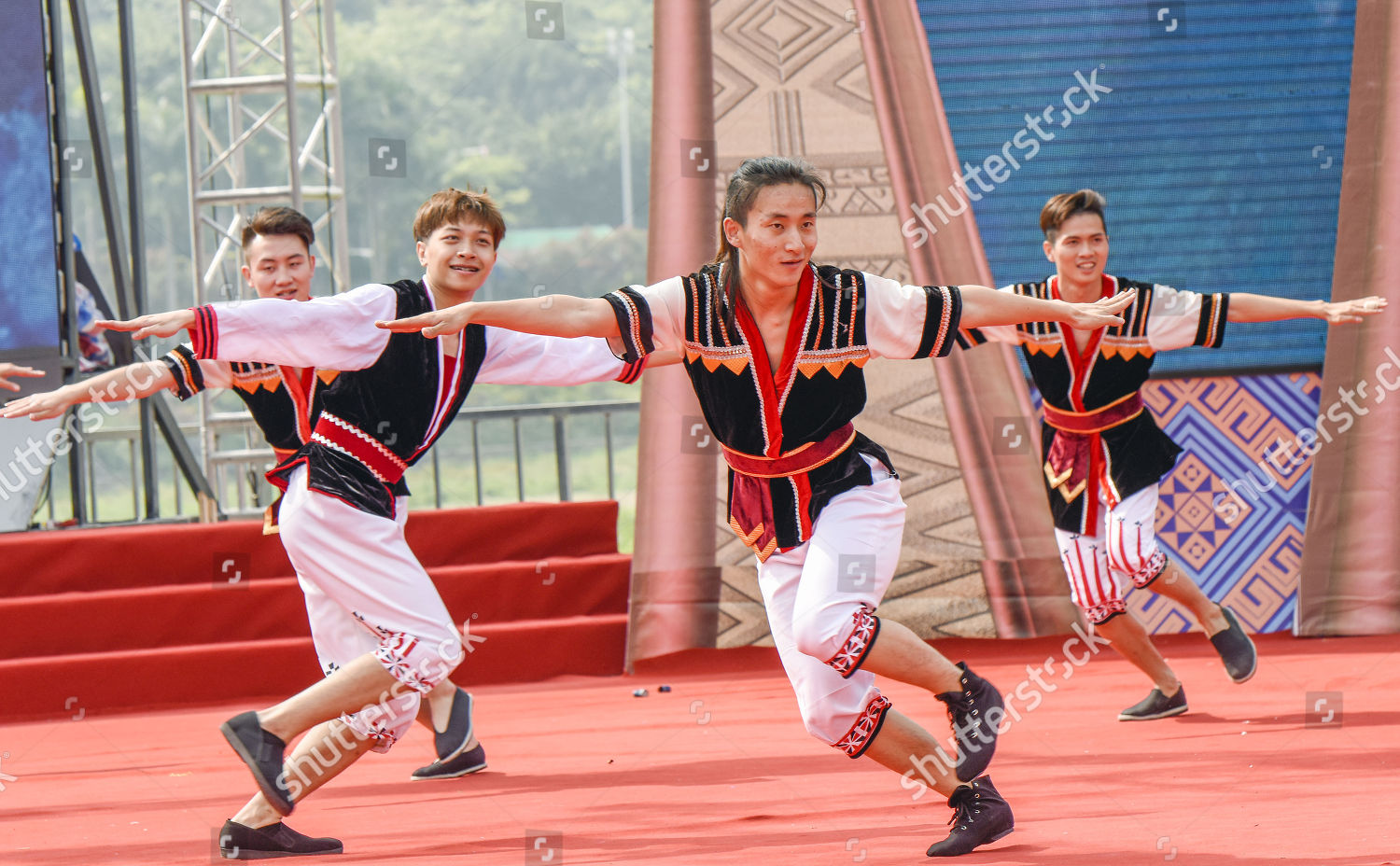 People Zhuang Ethnic Group Perform Singing Editorial Stock Photo ...