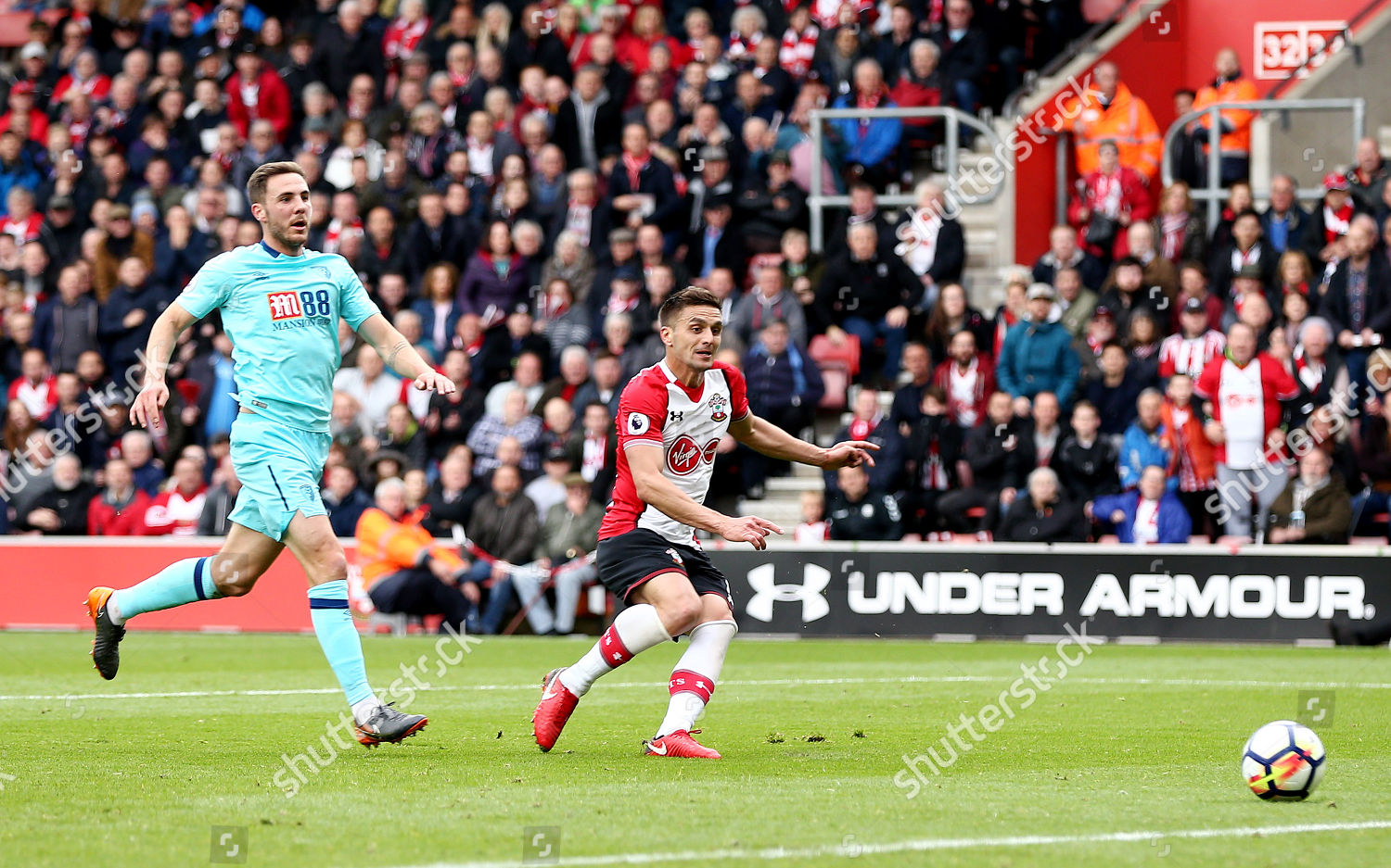 Dusan Tadic Southampton Scores His Sides Editorial Stock Photo - Stock ...