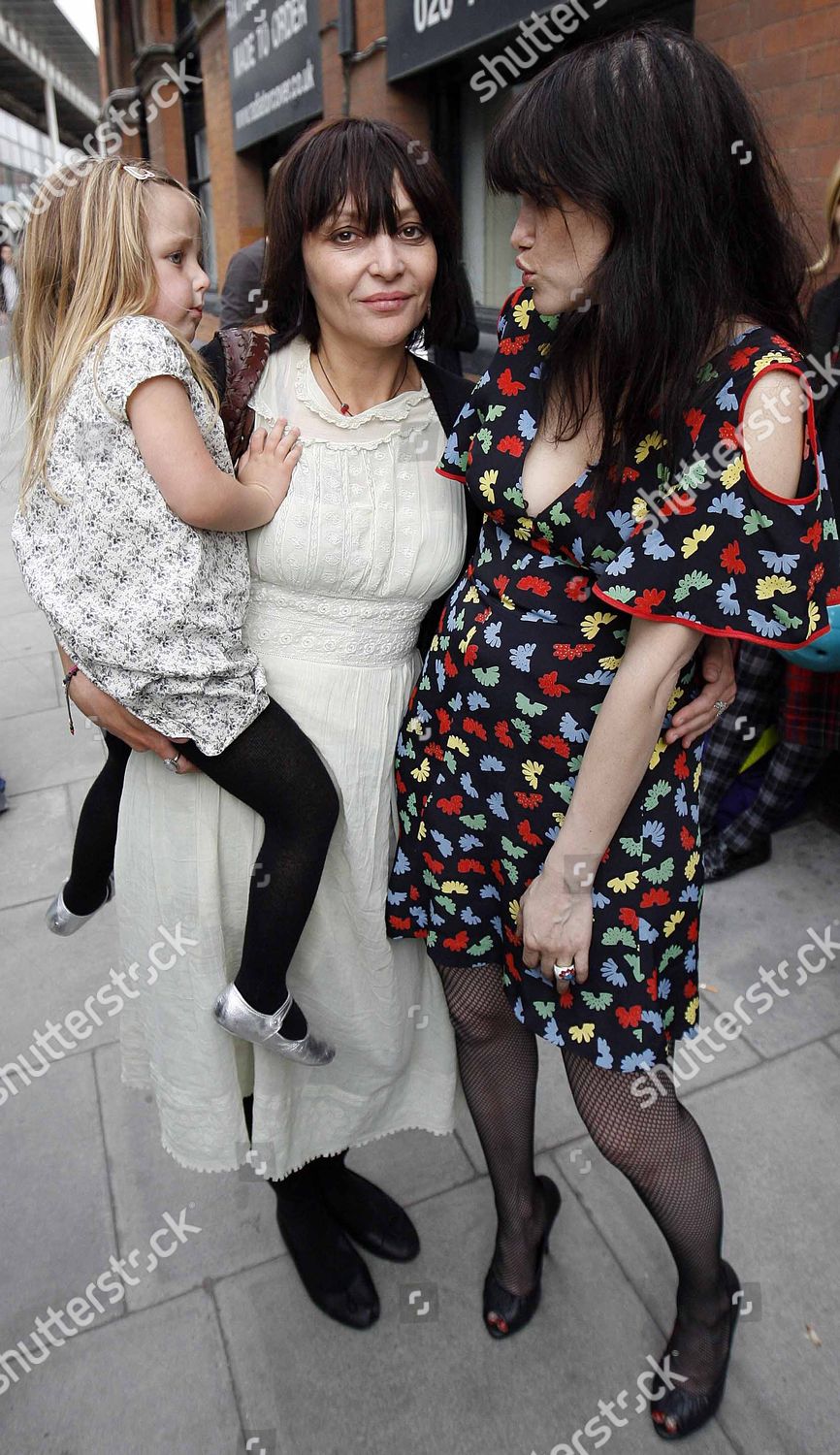 Pearl Lowe Child Minnie Weisz Editorial Stock Photo - Stock Image ...