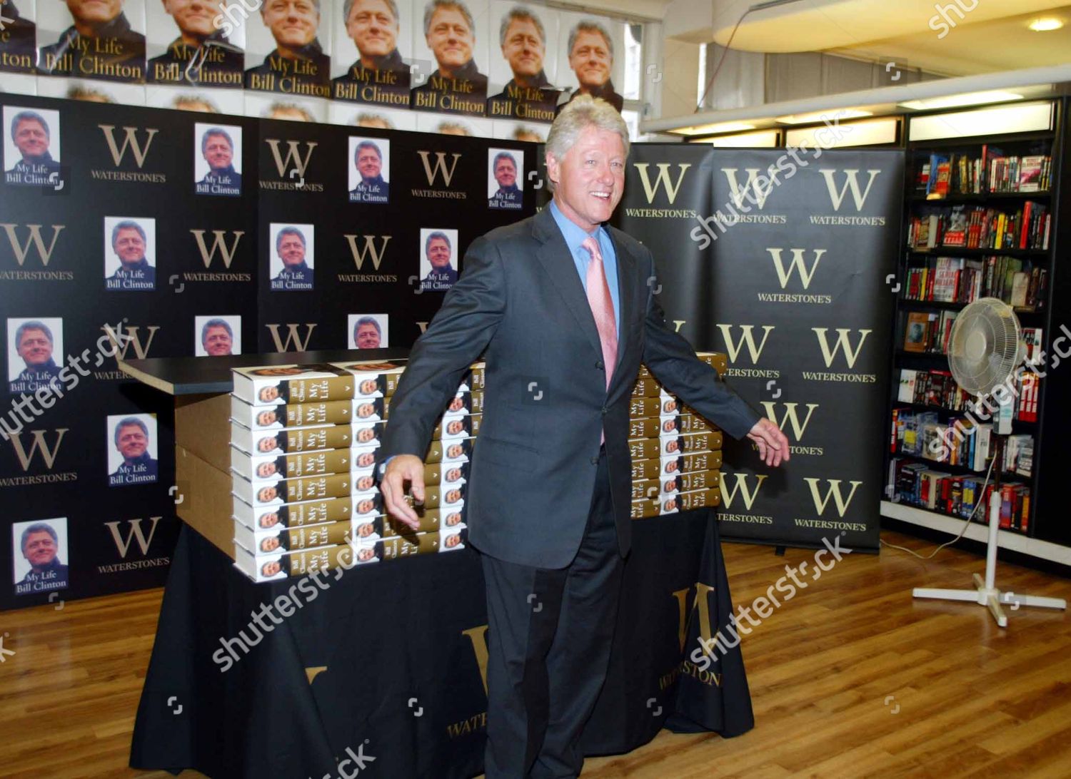 Bill Clinton Book Signing Waterstones Piccadilly Editorial Stock Photo ...
