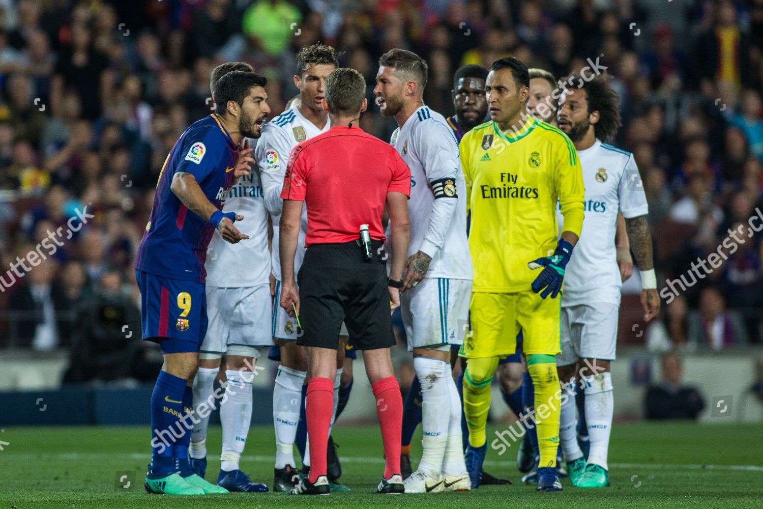 Both Teams Arguing Referee Hernandez Hernandez Editorial Stock Photo ...