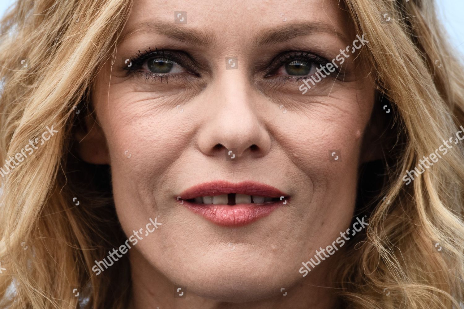 Vanessa Paradis Teeth Before After
