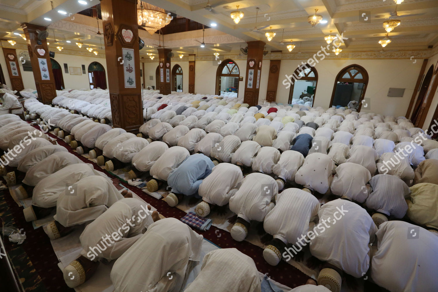Members Dawoodi Bohra Community Perform Namaz Editorial Stock Photo ...