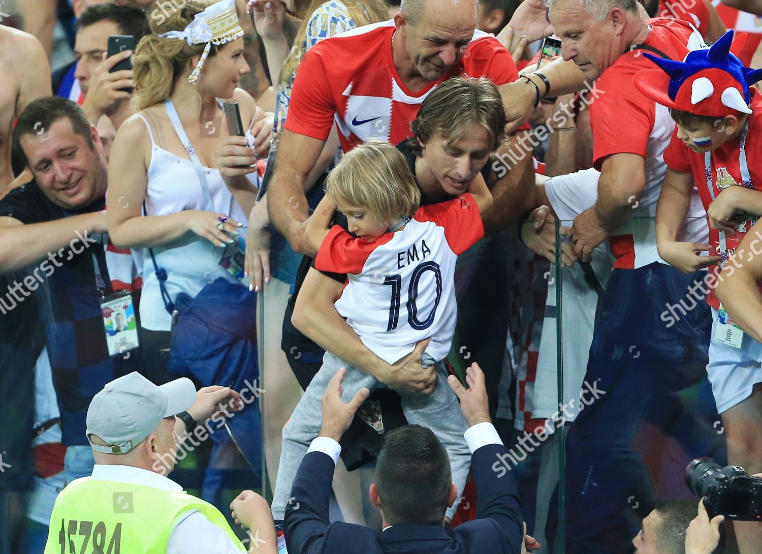 Luka Modric Croatia His Daughter Ema - Foto de stock de contenido ...