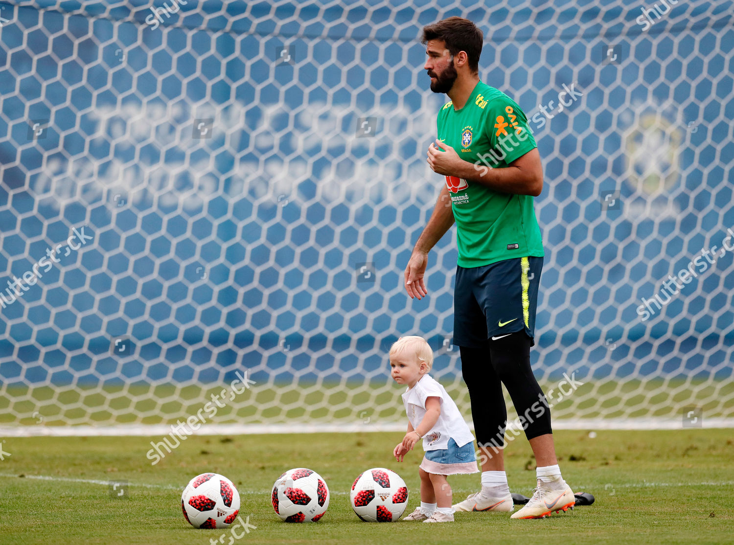 Brazils Goalkeeper Alisson Becker His Daughter Editorial Stock Photo ...