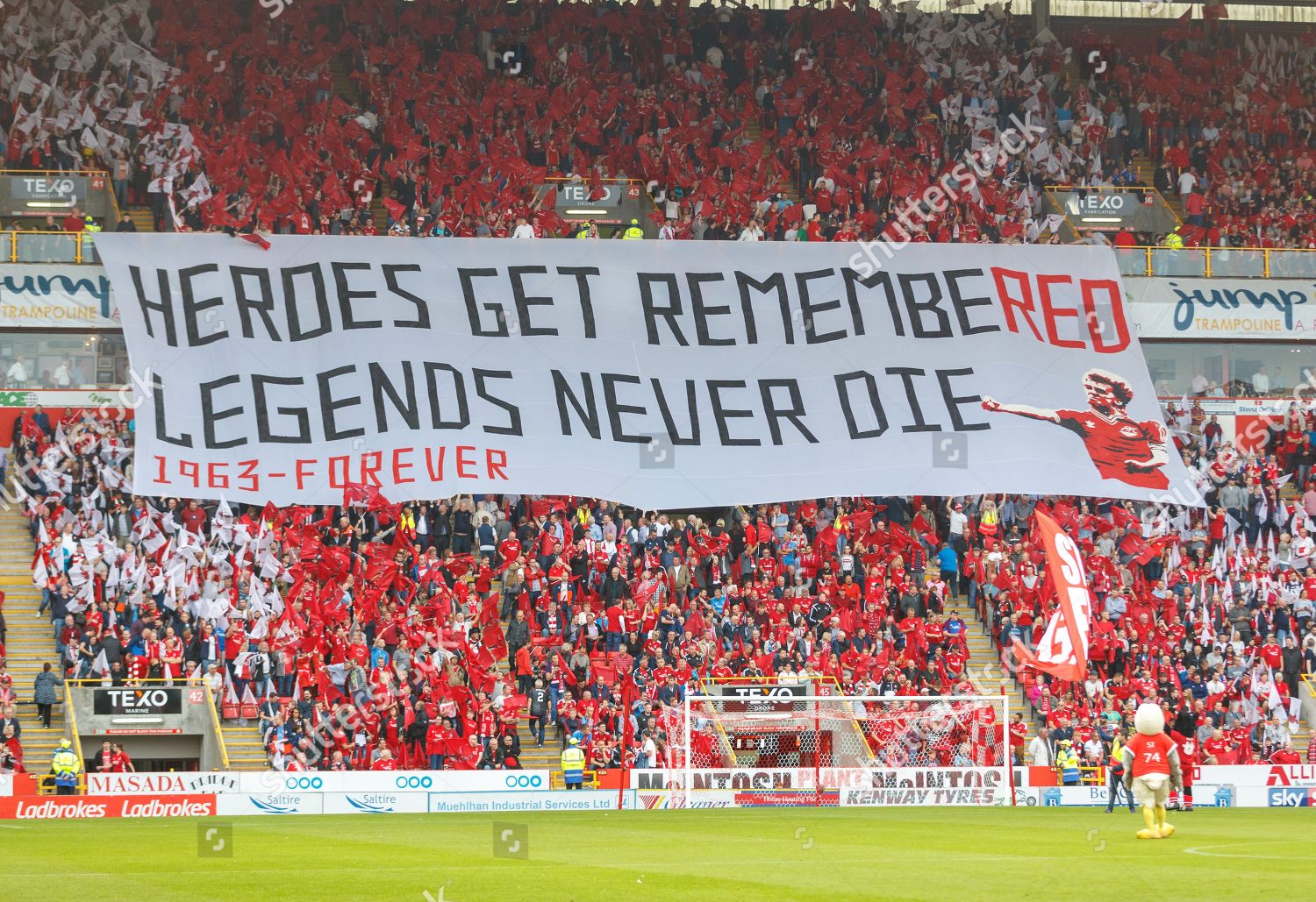 Aberdeen Fans Display Tribute Banner Former Editorial Stock Photo ...