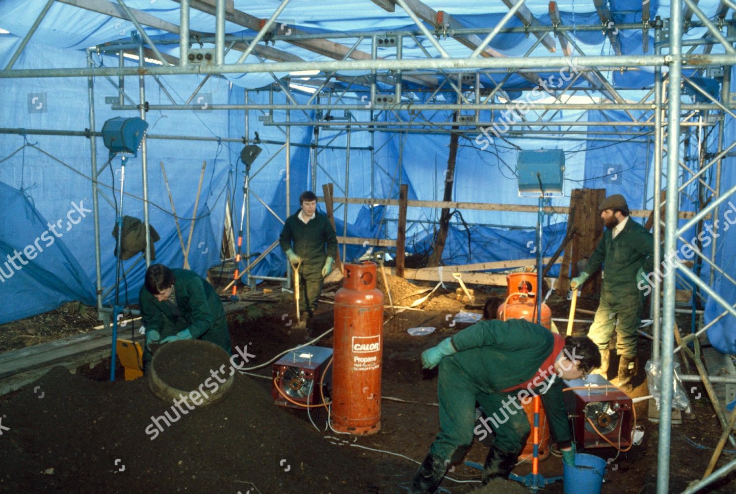 Police Digging Back Garden Melrose Avenue Editorial Stock Photo - Stock ...
