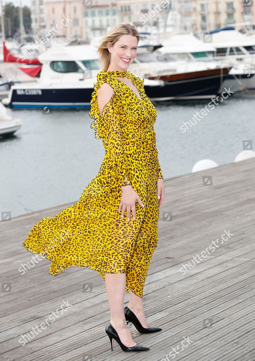 Canadian Actress Lauren Lee Smith Poses Editorial Stock Photo - Stock ...