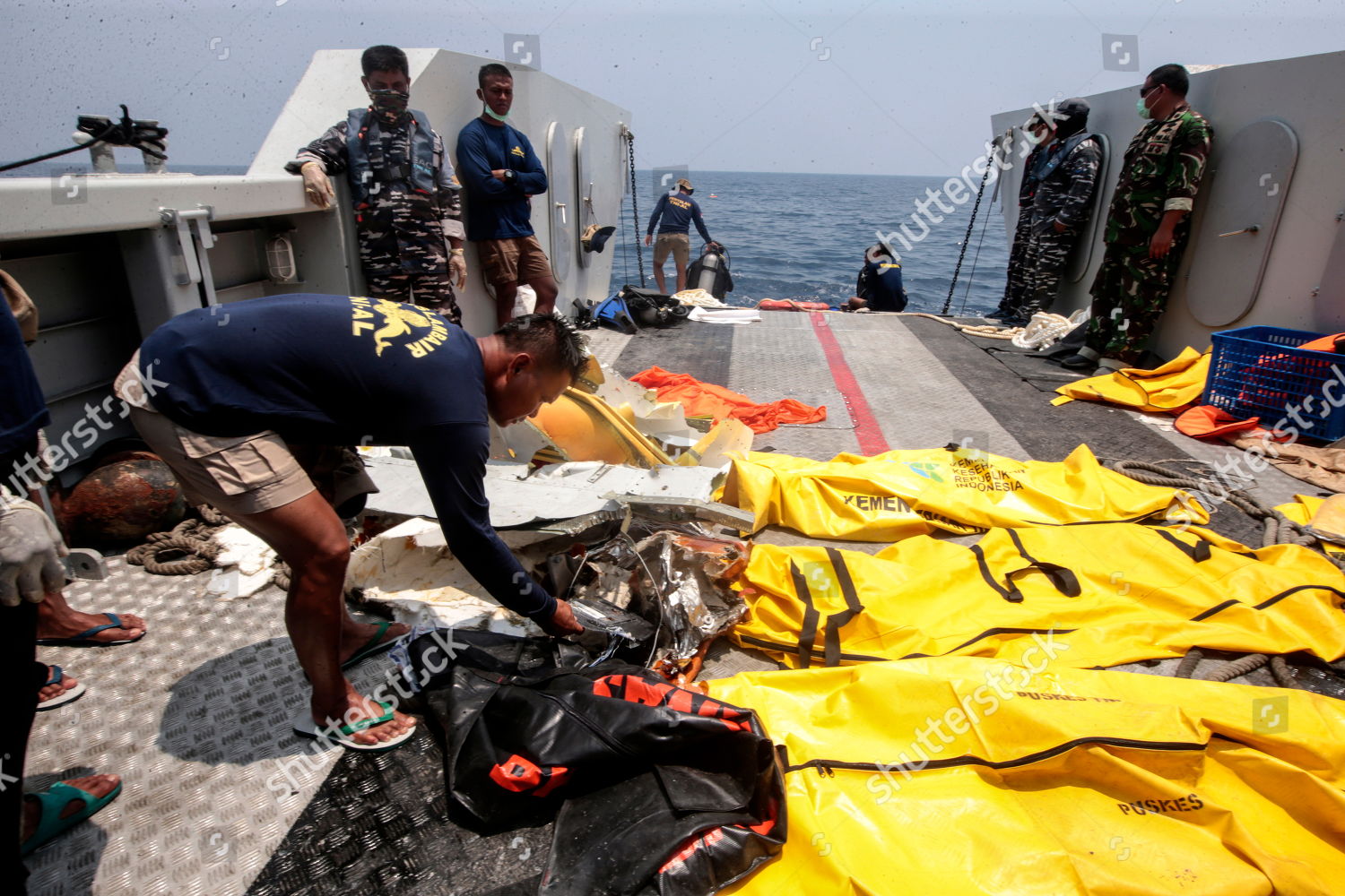 Indonesian Rescue Team Operate During Recovery Editorial Stock Photo ...