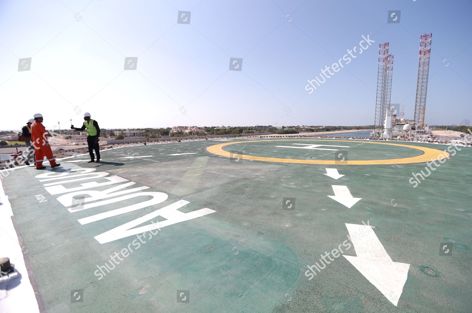 Visitors Inspect Aureus Vessel Dulam International Editorial Stock ...